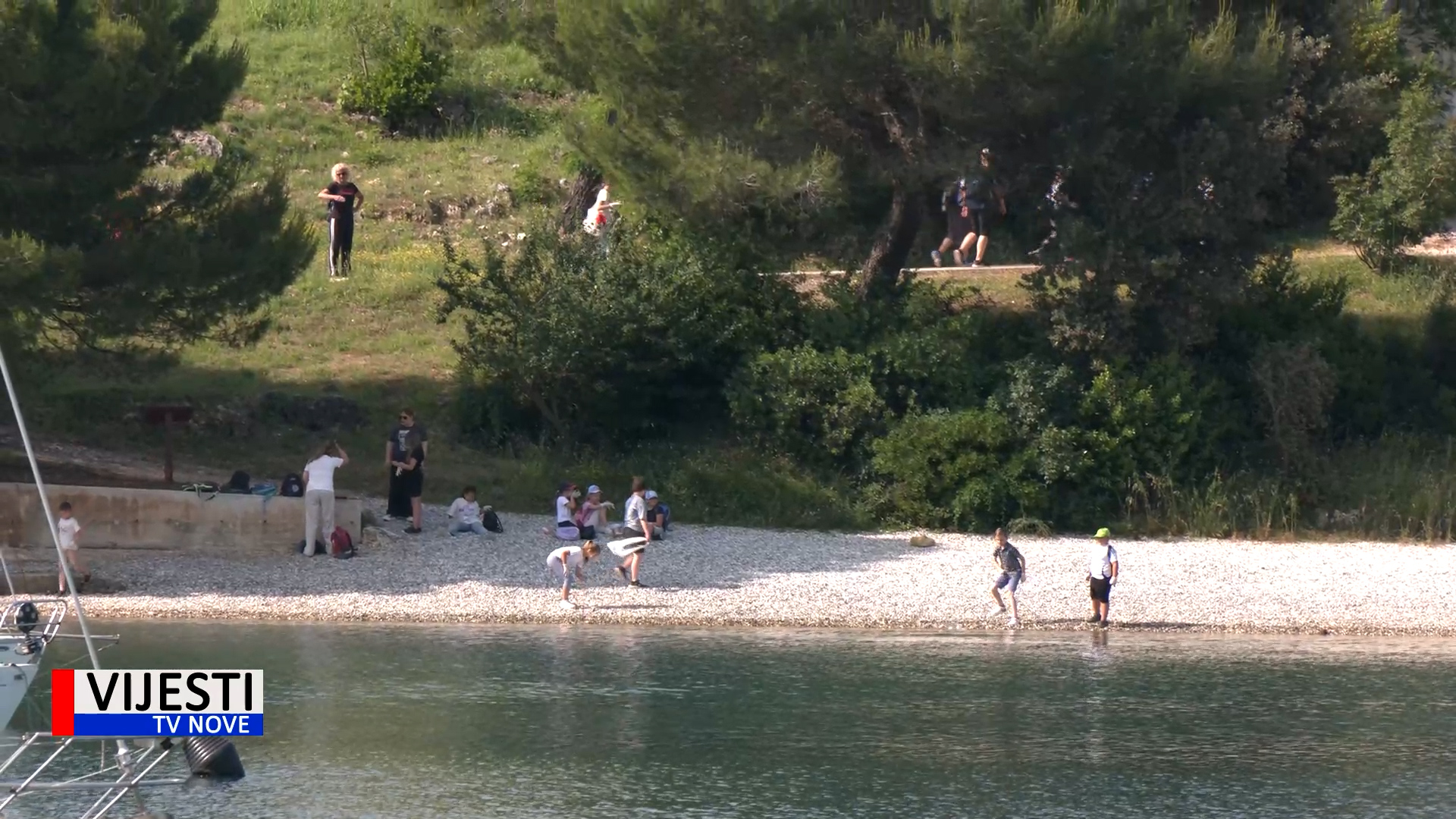 U vinkuranskoj vali eko akcija „Plastika van more u prvi plan” - TV ...